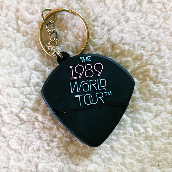 Taylor Swift | Accessories | Taylor Swift Collectible Taylor Swift 989 ...
